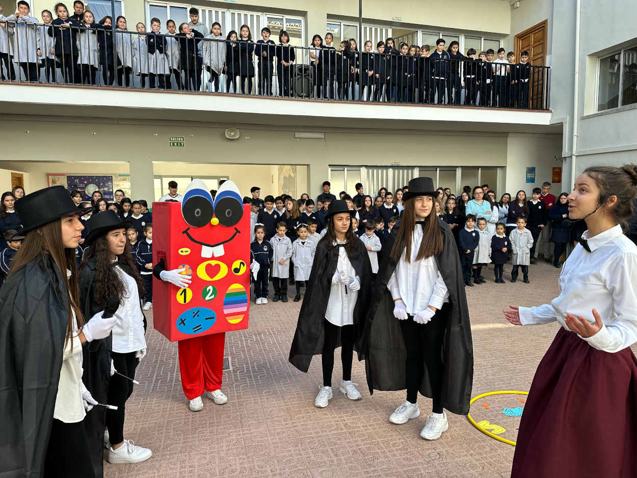 DÍA DEL NÚMERO PI CON EMMY NOETHER - Nuestra Señora de la Victoria ...