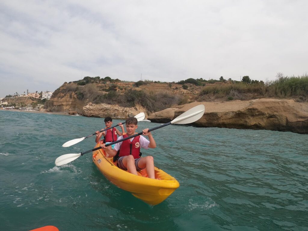 KAYAKS, AVENTURA EN EL MAR - Nuestra Señora de la Victoria | Centro ...