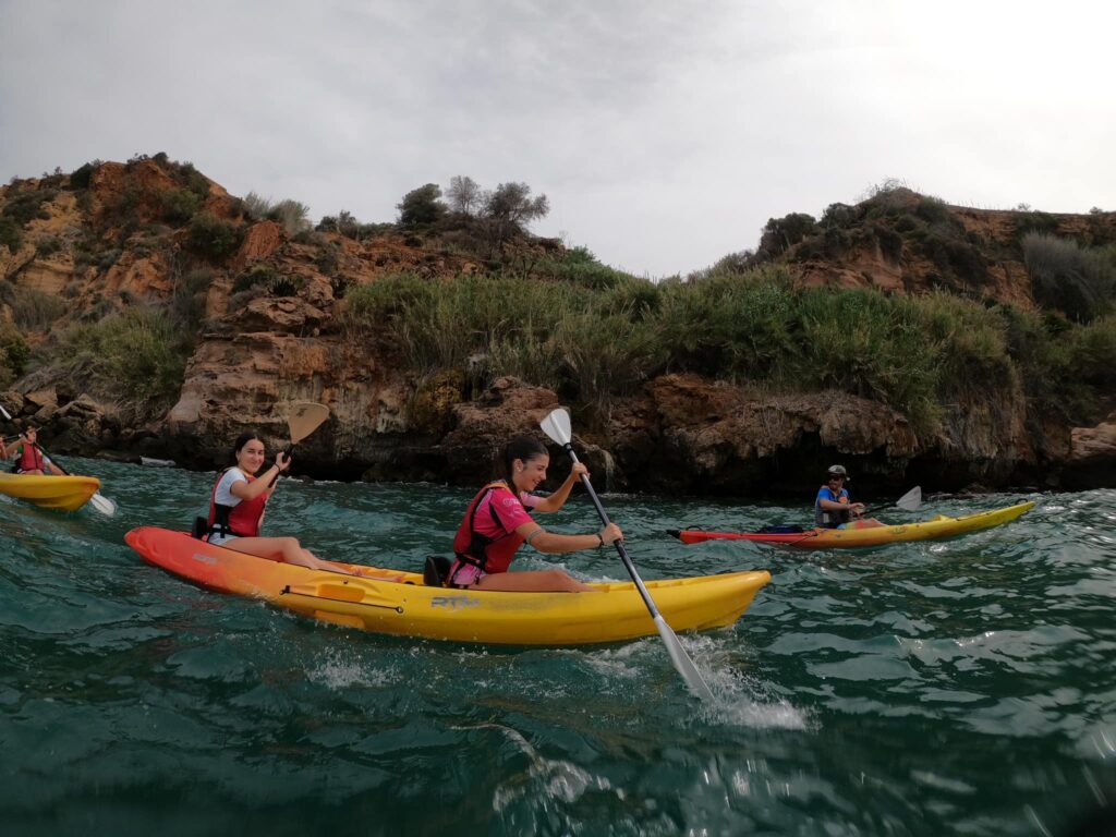 KAYAKS, AVENTURA EN EL MAR - Nuestra Señora de la Victoria | Centro ...